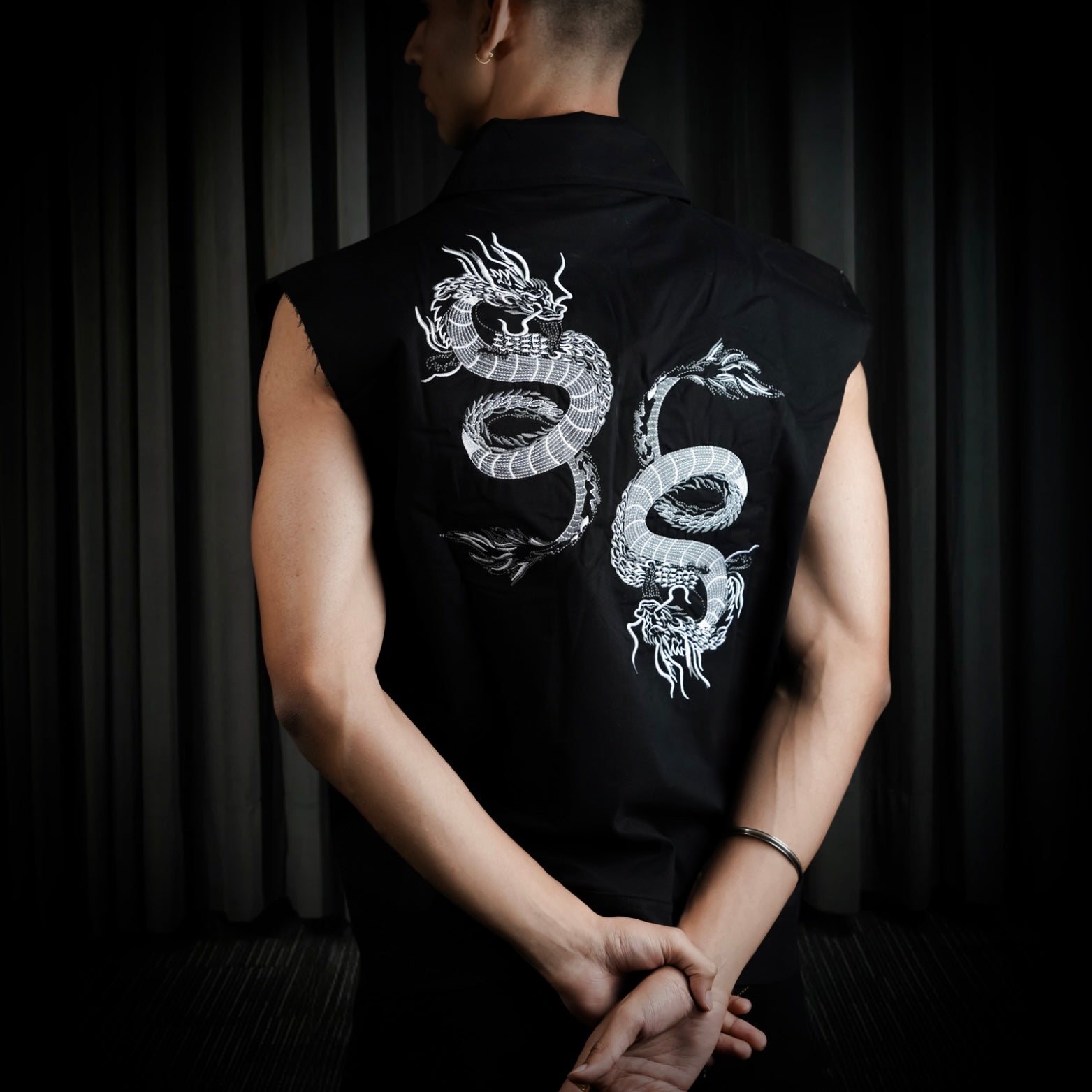 Sleeveless – Anthum